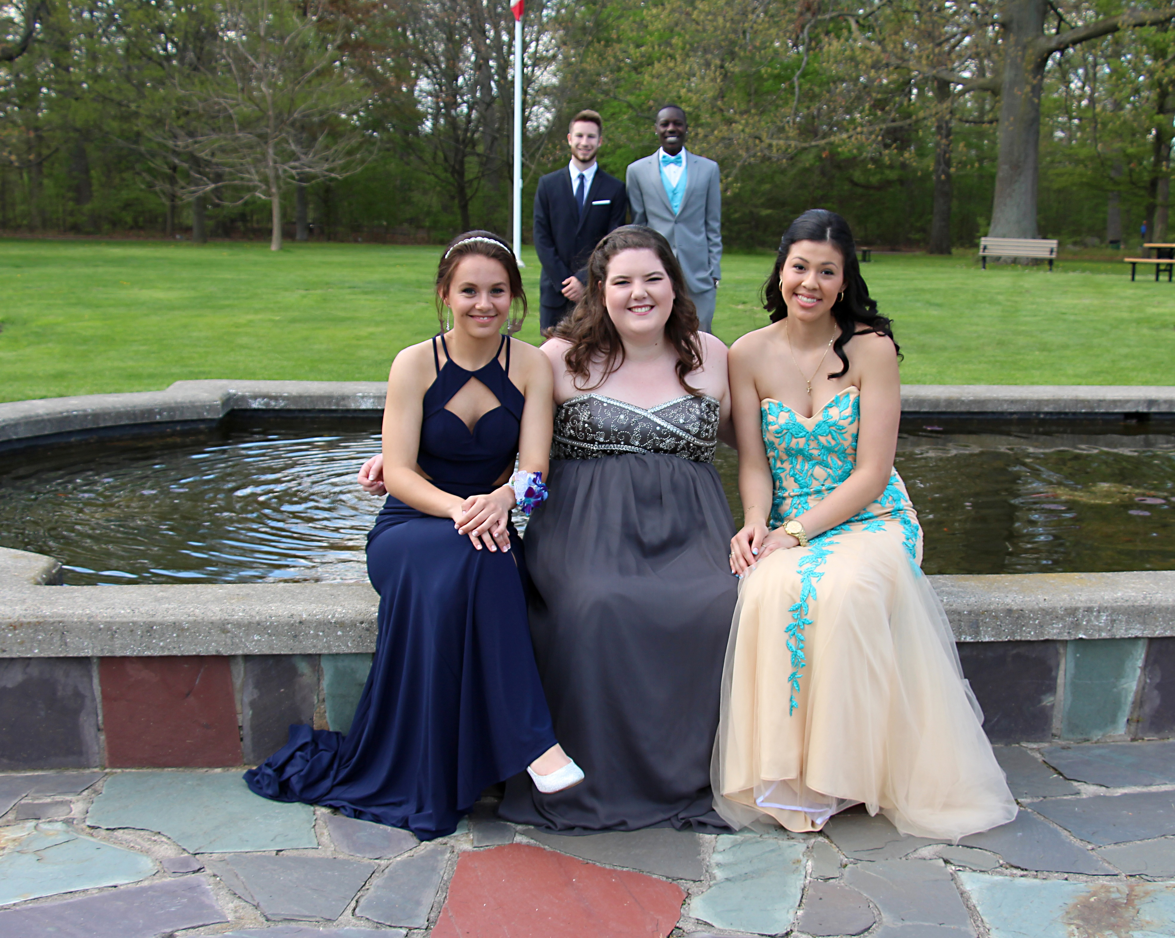 Prom - colegio Regina Mundi Catholic College | Magazine Latino ...