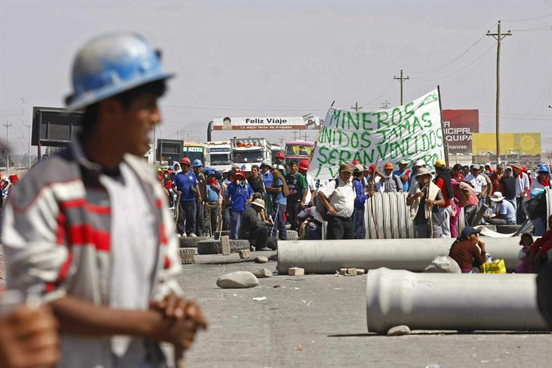 Los Conflictos Mineros Dejan En Perú 50 Muertos Y 750 Heridos Desde