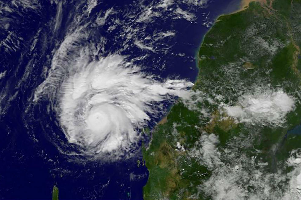 Huracán María sigue su camino por el caribe y sube a categoría 5 ...
